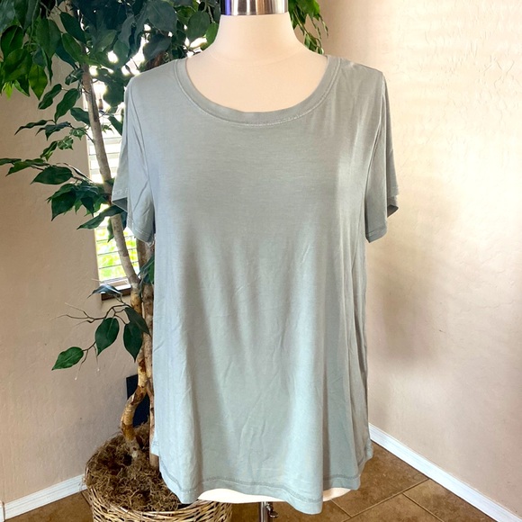 StyleList by Micaela | Tops | Stylelist By Micaela Metallic Stitch Tee ...